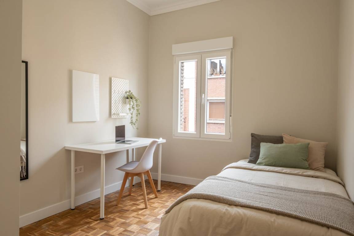 98 M² Chambre Privée ∙ 1 Chambre ∙ 5 Personnes - Saragosse