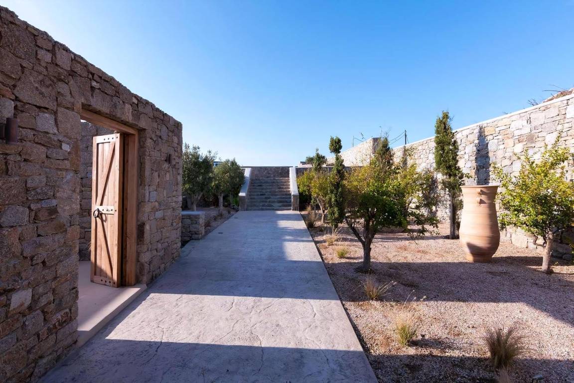 200 M² Villa ∙ 3 Bedrooms ∙ 3 Guests - Agios Nikolaos