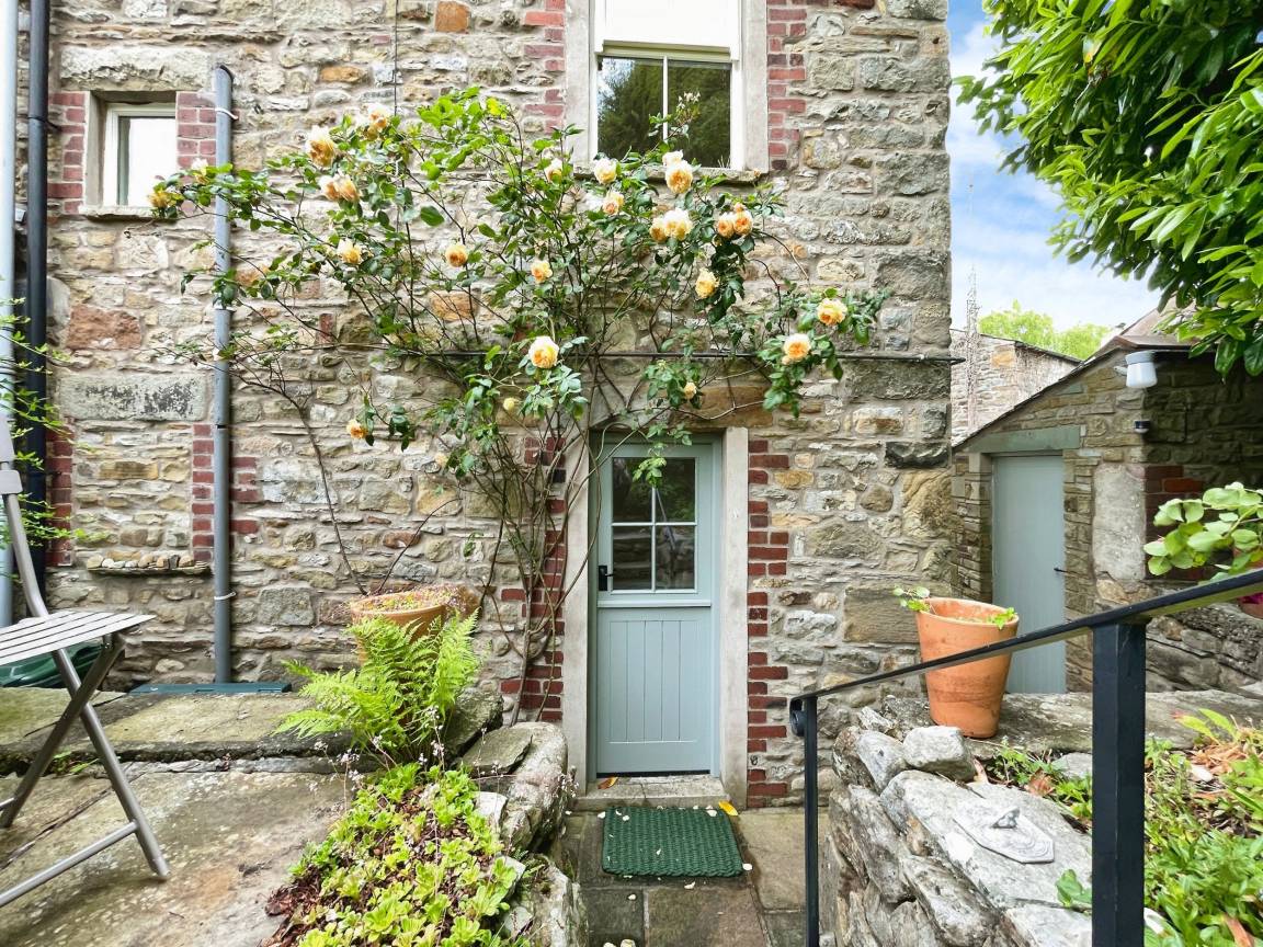 Cottage ∙ 2 Bedrooms ∙ 4 Guests - Carnforth