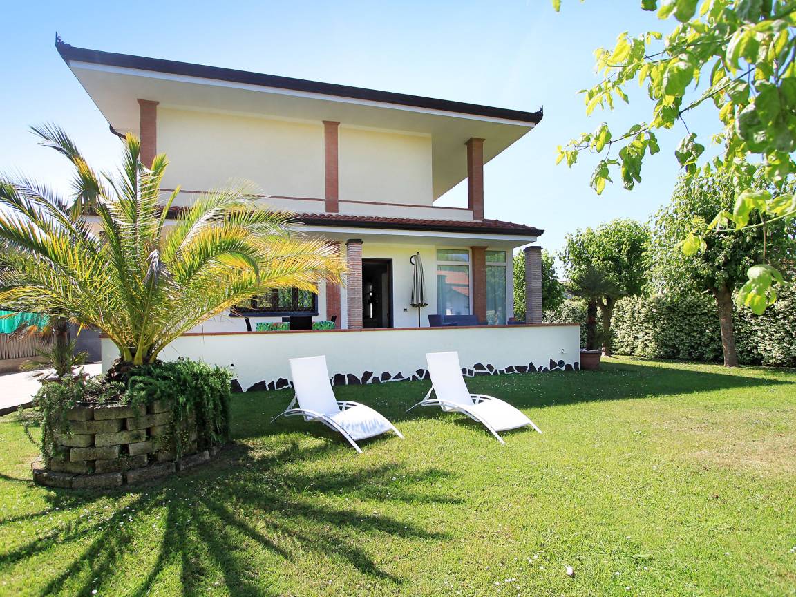 110 M² Villa ∙ 1 Bedroom ∙ 4 Guests - Forte dei Marmi
