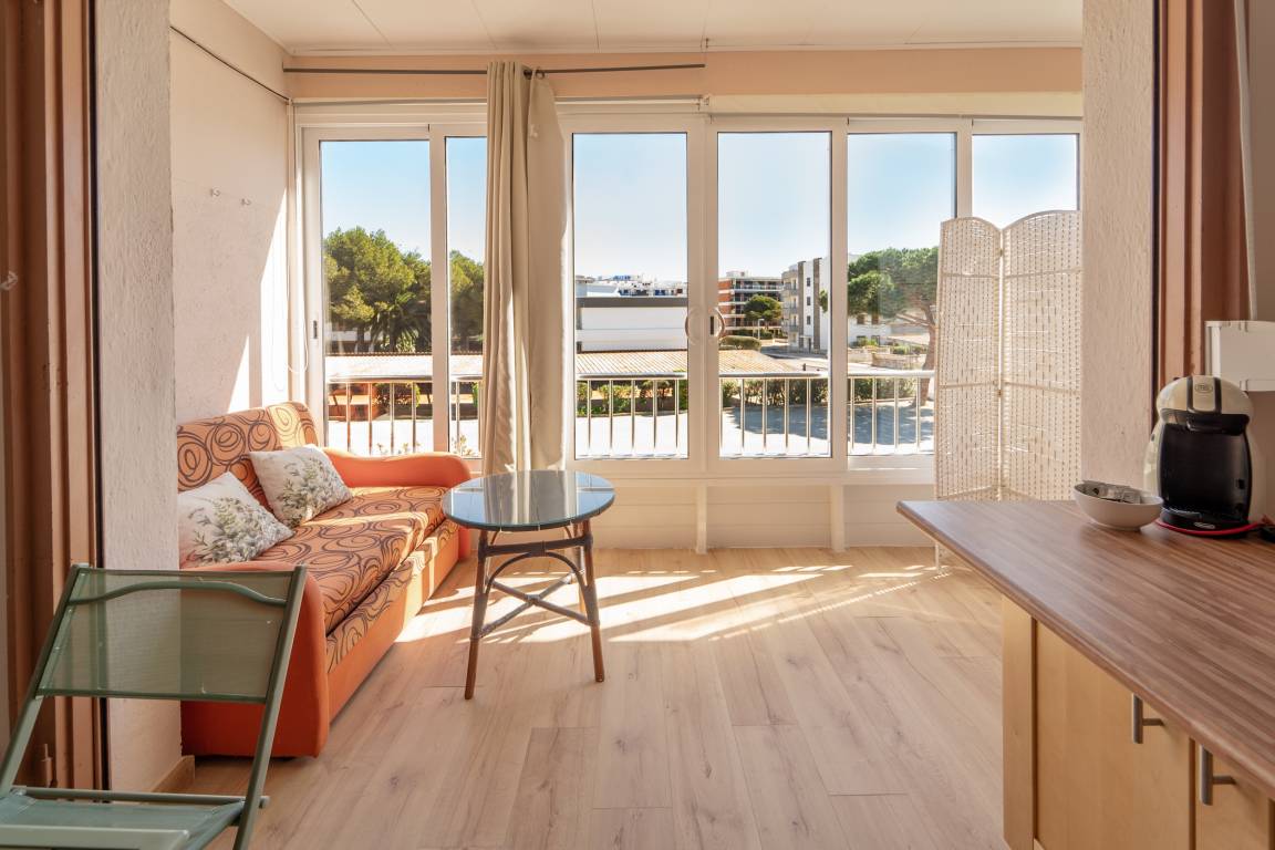 25 M² Studio Flat ∙ 2 Guests - Roses