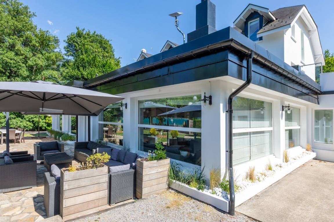 Villa ∙ 9 Bedrooms ∙ 15 Guests - Lake Annecy