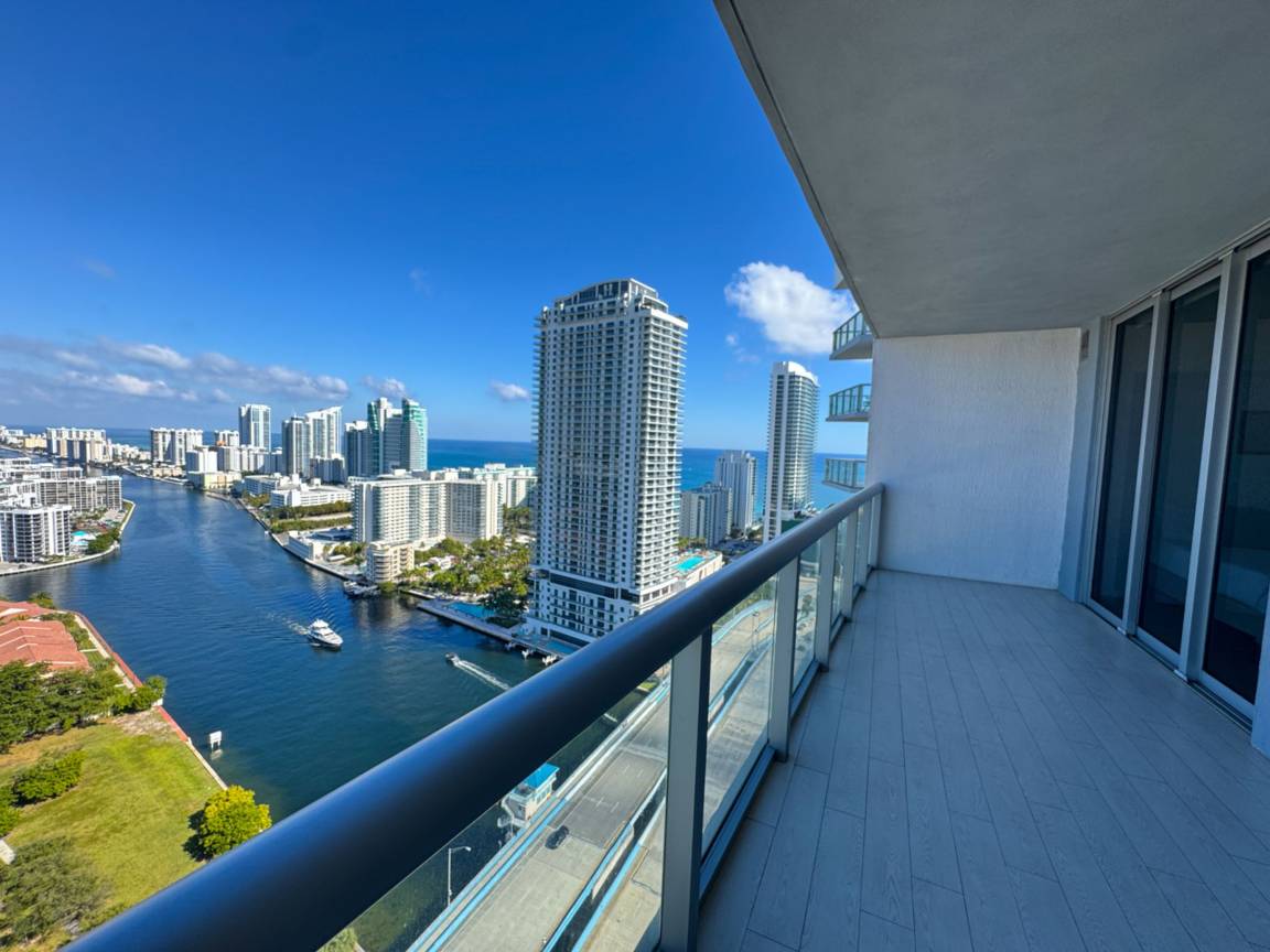 1095 M² Apartment ∙ 2 Bedrooms ∙ 8 Guests - Hallandale Beach, FL