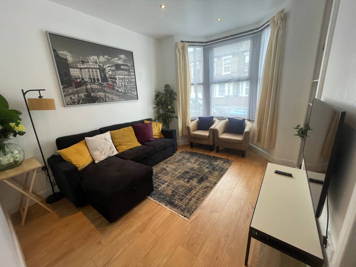 145 M² Maison De Vacances ∙ 5 Chambres ∙ 10 Personnes - Chingford