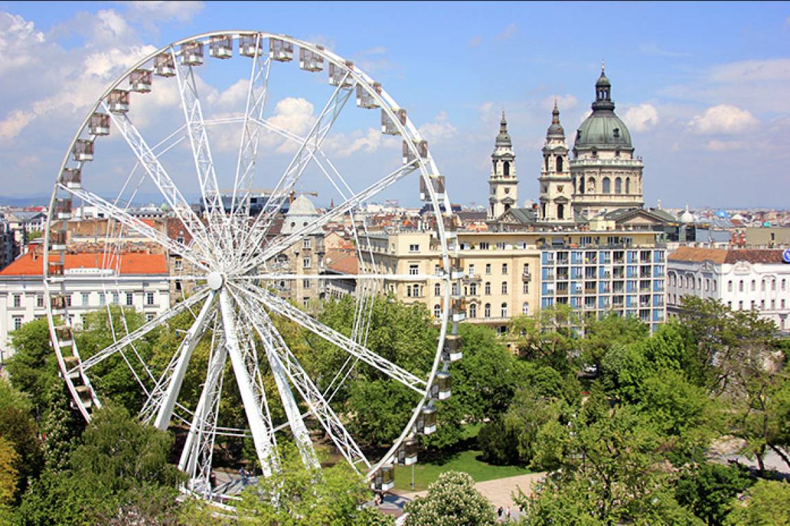 Apartment ∙ 6 Bedrooms ∙ 30 Guests - Budapest