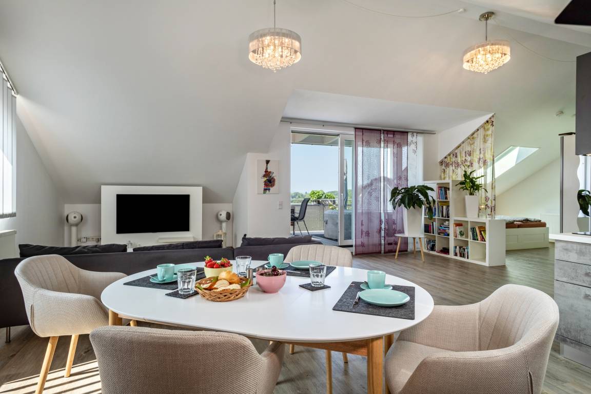 75 M² Ferienwohnung ∙ 1 Schlafzimmer ∙ 2 Gäste - Kressbronn am Bodensee