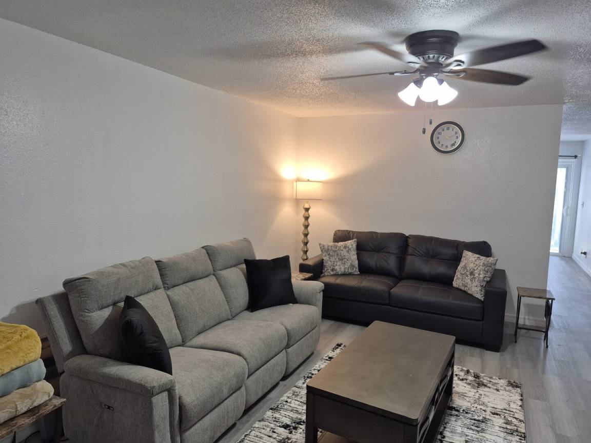 90 M² Condo ∙ 2 Bedrooms ∙ 4 Guests - Tulsa, OK