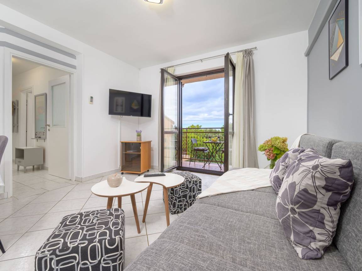 64 M² Apartment ∙ 2 Bedrooms ∙ 4 Guests - Pula