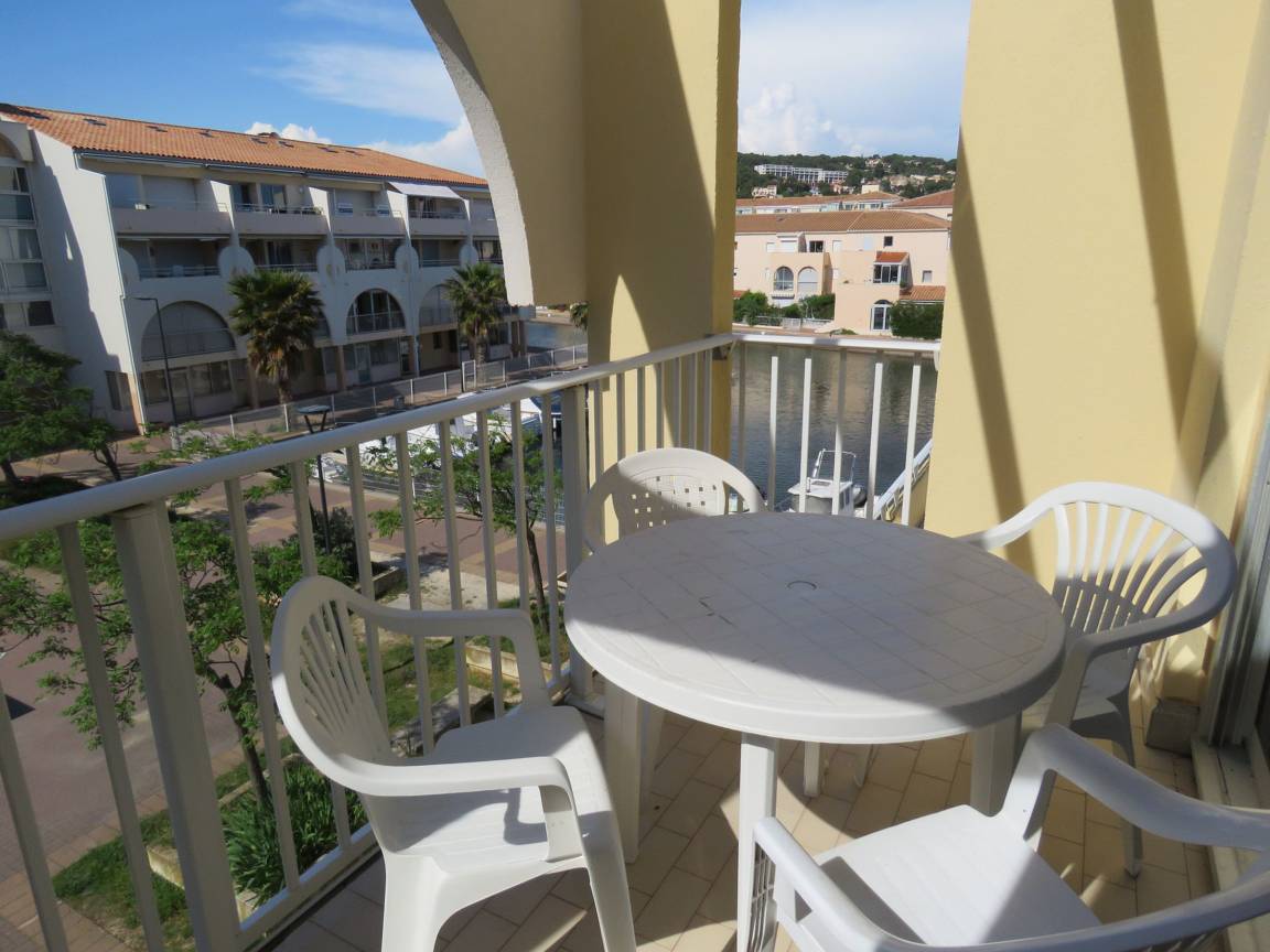 18 M² Studio ∙ 1 Slaapkamer ∙ 2 Gasten - Sète