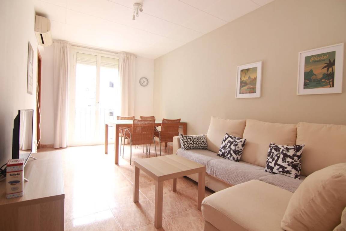 65 M² Apartamento ∙ 2 Habitaciones ∙ 2 Huéspedes - El Prat de Llobregat