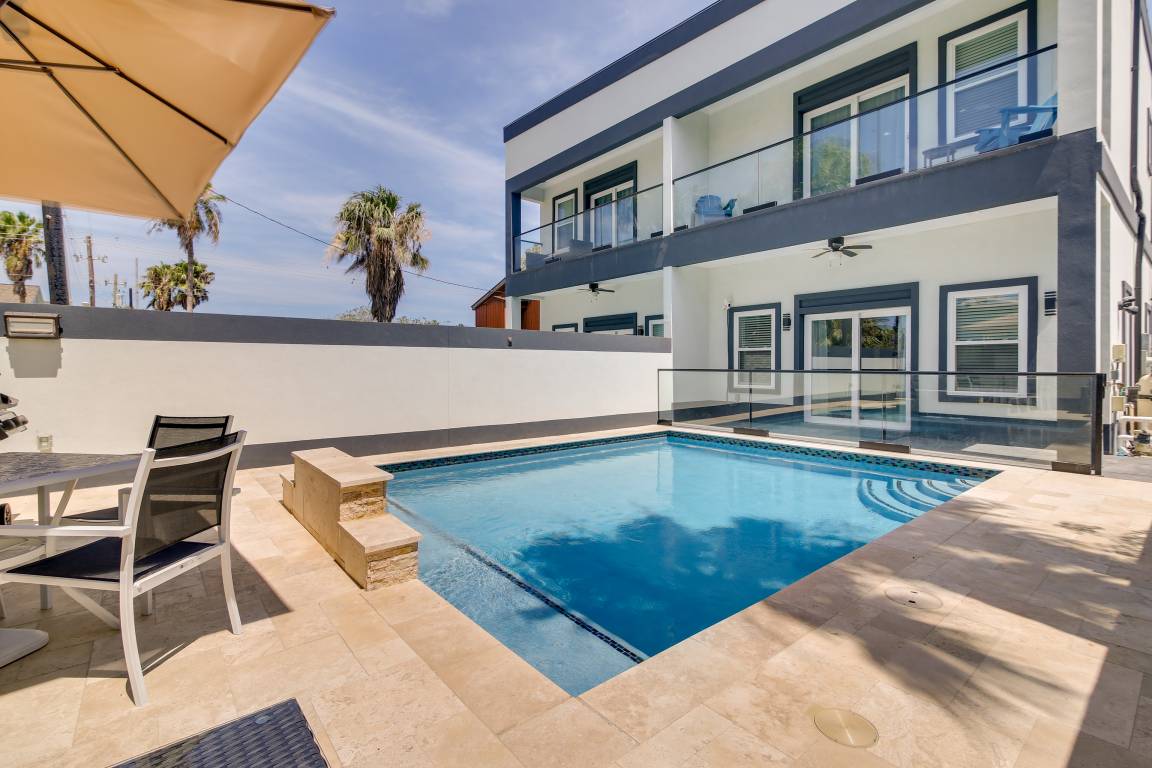 252 M² Apartment ∙ 4 Bedrooms ∙ 12 Guests - Port Isabel, TX