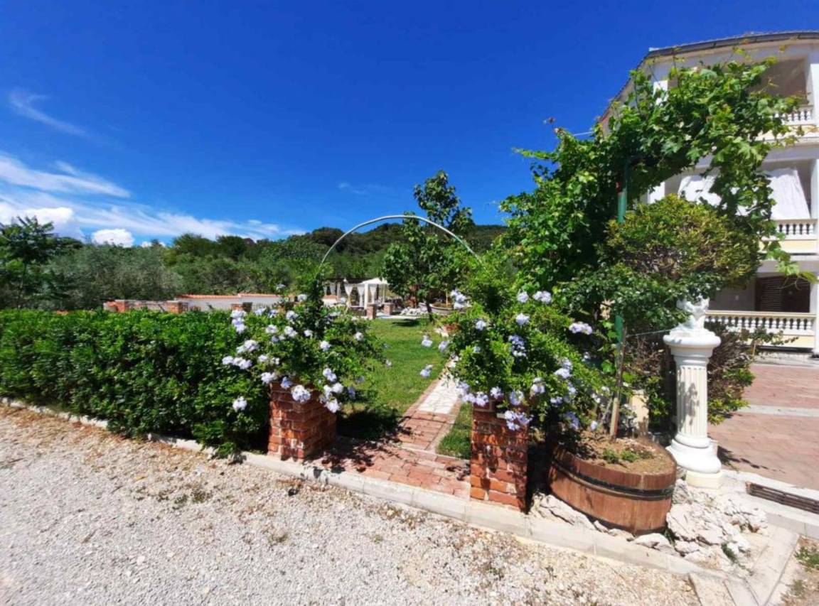 60 M² Apartment ∙ 2 Bedrooms ∙ 5 Guests - Lopar