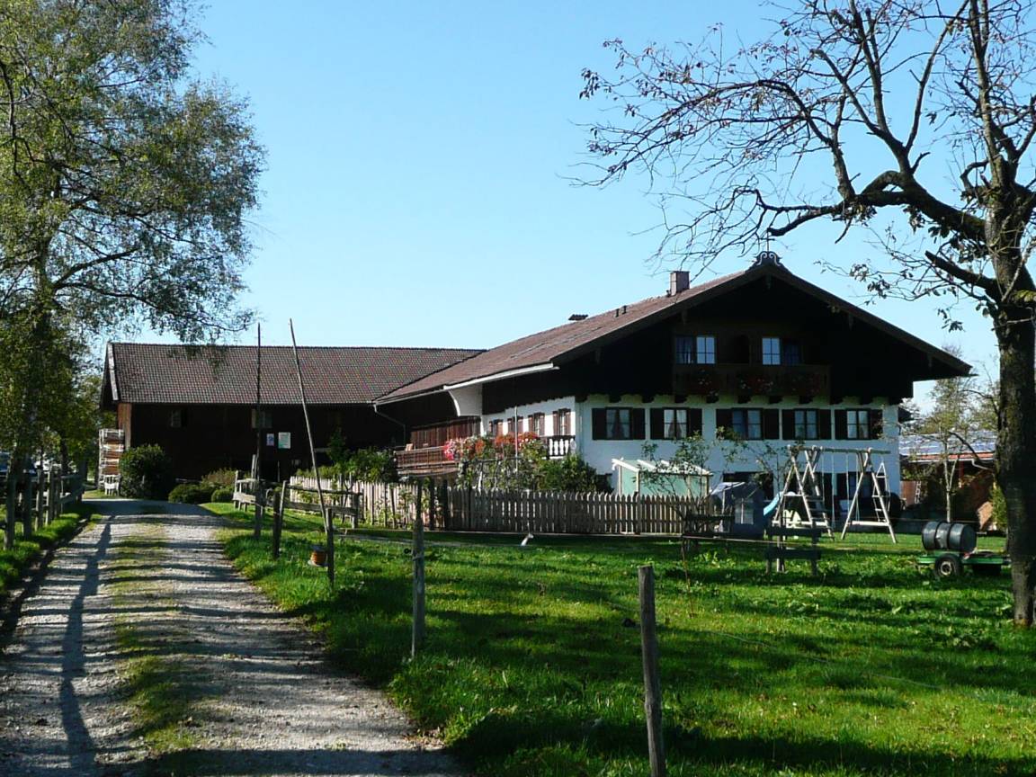 45 M² Ferienwohnung ∙ 2 Schlafzimmer ∙ 4 Gäste - Holzkirchen