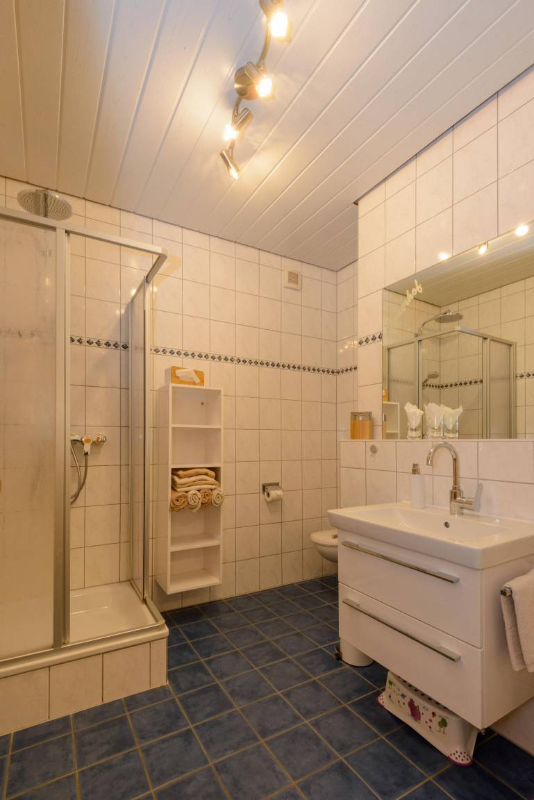 70 M² Ferienwohnung ∙ 2 Schlafzimmer ∙ 4 Gäste - Frauenau