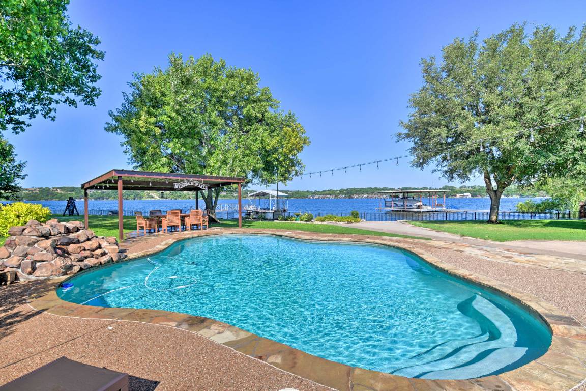 375 M² House ∙ 5 Bedrooms ∙ 14 Guests - Granbury, TX