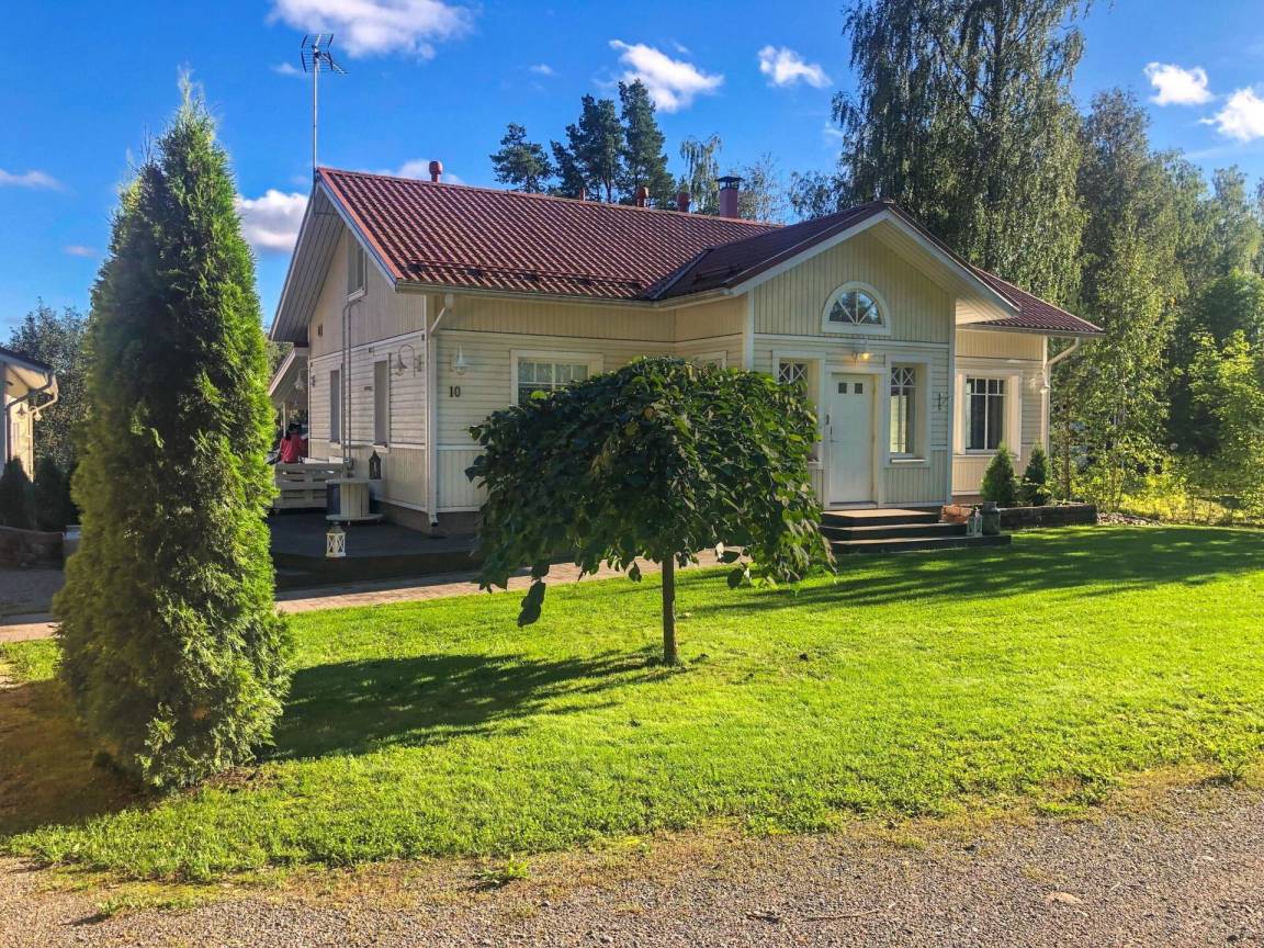 120 M² House ∙ 2 Bedrooms ∙ 10 Guests - Kankaanpää