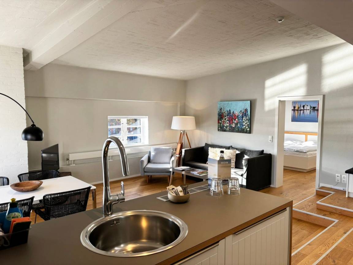 70 M² Ferienwohnung ∙ 1 Schlafzimmer ∙ 2 Gäste - Rabenkirchen-Faulück