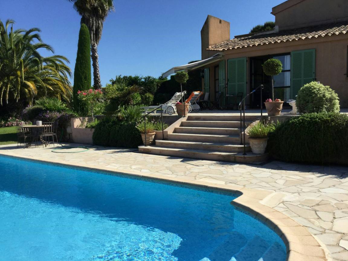 125 M² House ∙ 4 Bedrooms ∙ 10 Guests - Villeneuve-Loubet