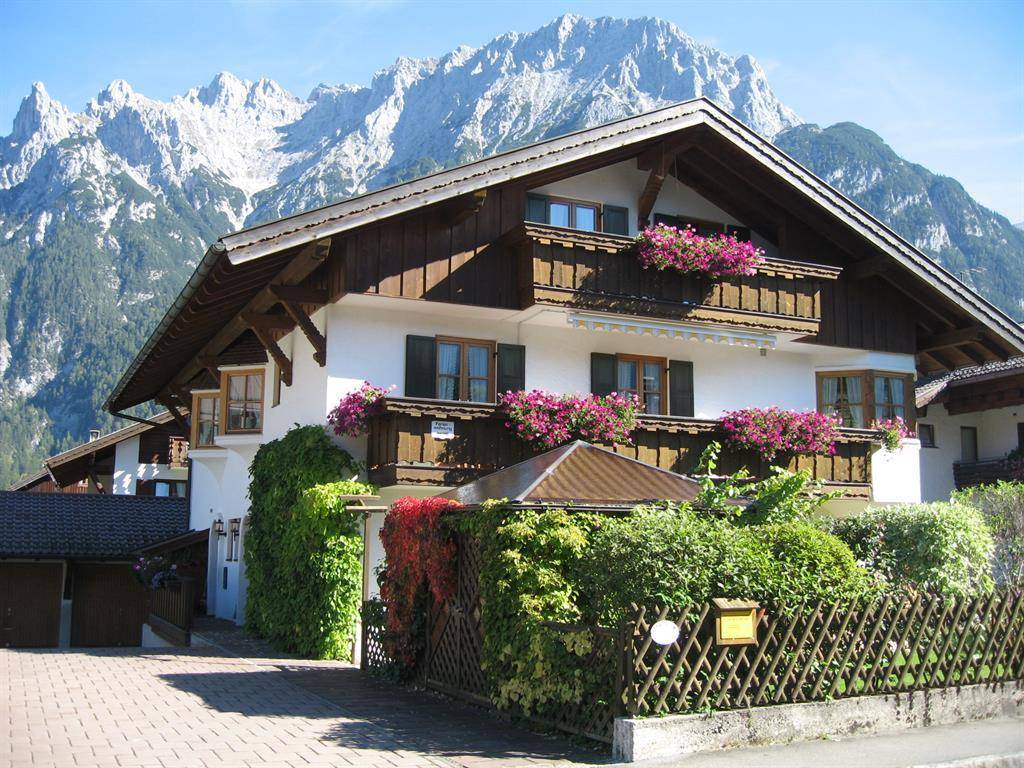 55 M² Apartment ∙ 2 Bedrooms ∙ 3 Guests - Mittenwald