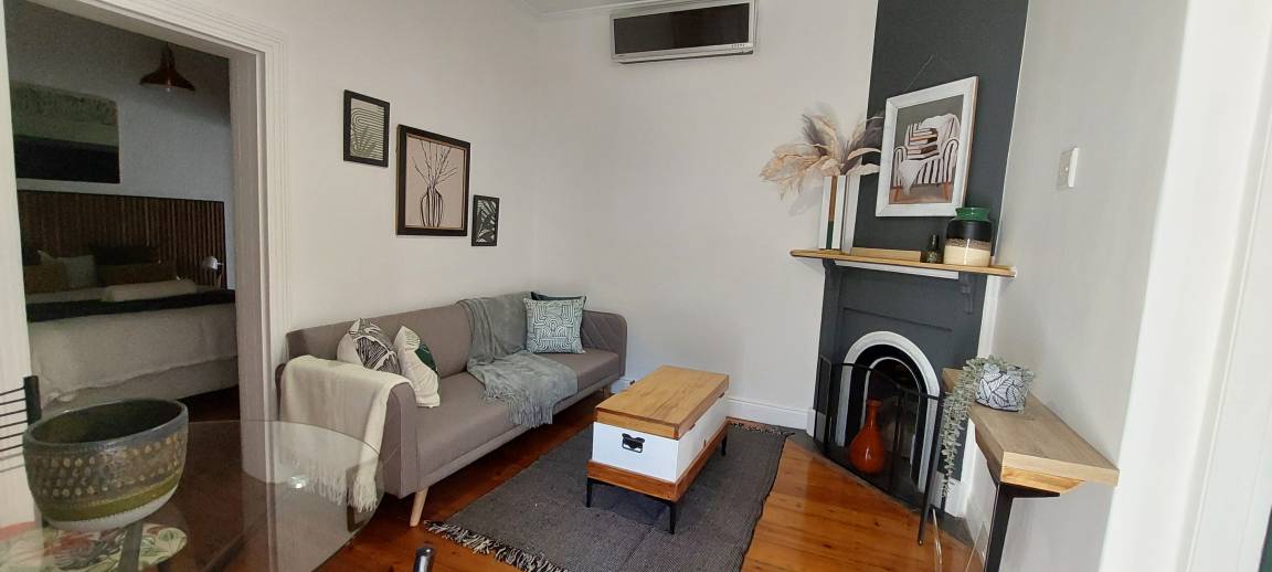 90 M² House ∙ 2 Bedrooms ∙ 4 Guests - Bloemfontein