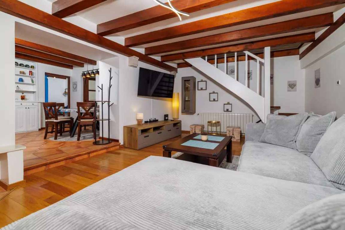 82 M² Ferienhaus ∙ 3 Schlafzimmer ∙ 7 Gäste - Selce