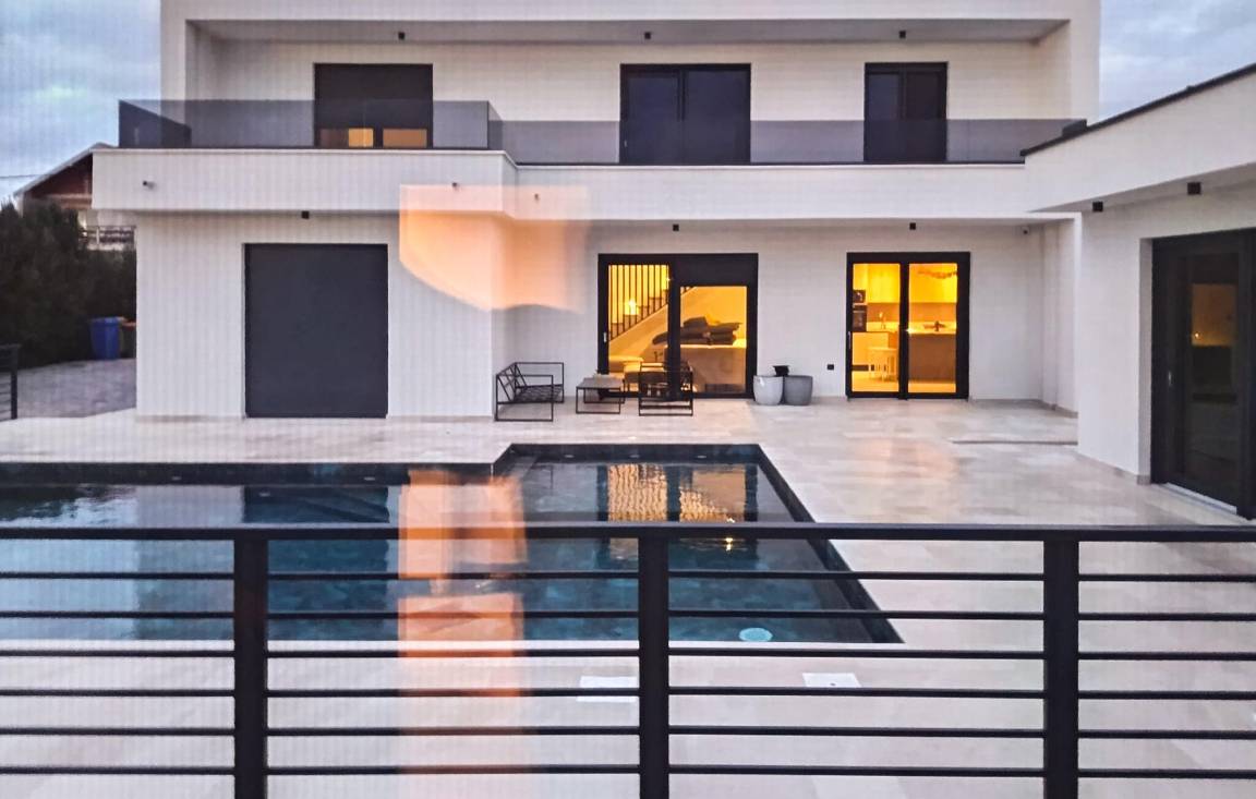 250 M² House ∙ 4 Bedrooms ∙ 8 Guests - Biograd na Moru
