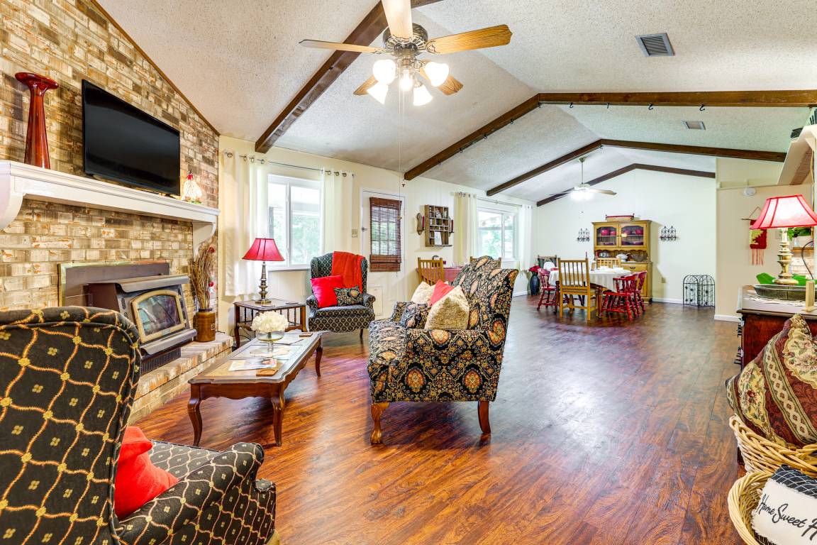 250 M² House ∙ 4 Bedrooms ∙ 8 Guests - New Braunfels, TX