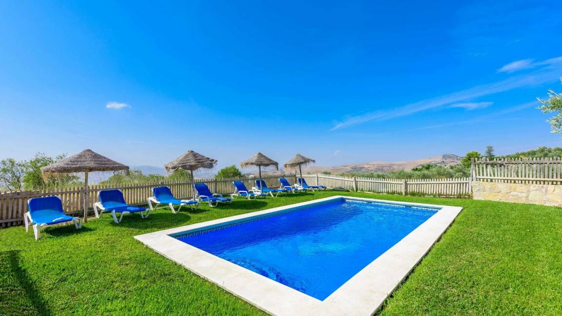 160 M² House ∙ 4 Bedrooms ∙ 8 Guests - Antequera
