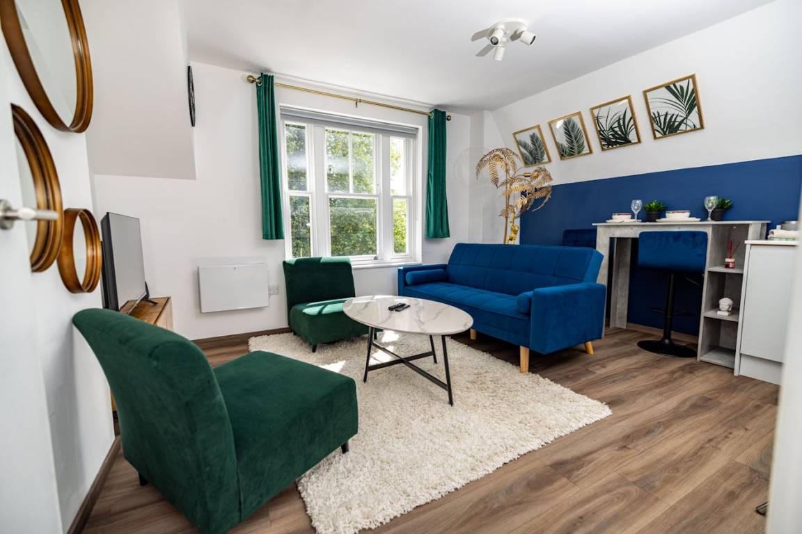 72 M² Apartment ∙ 2 Bedrooms ∙ 5 Guests - Beaconsfield, UK