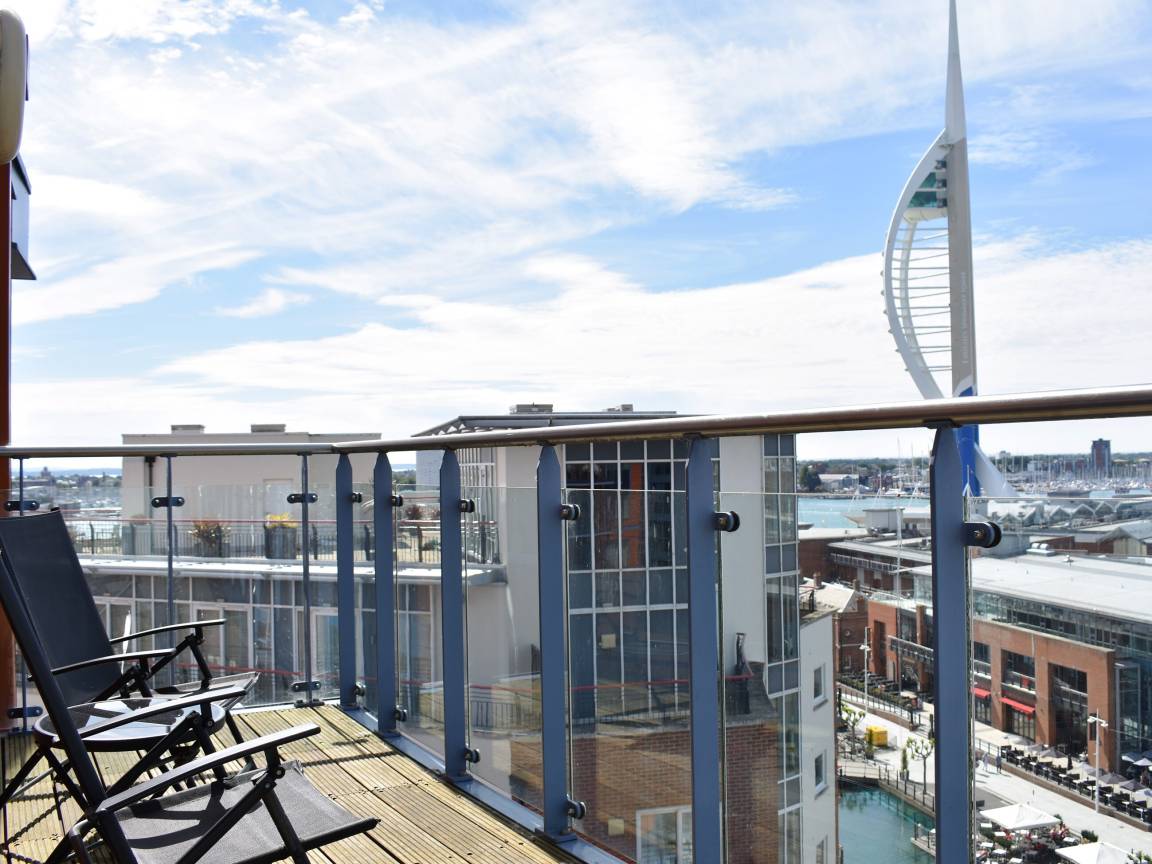 Mökki ∙ 2 Makuuhuonetta ∙ 4 Vierasta - Portsmouth