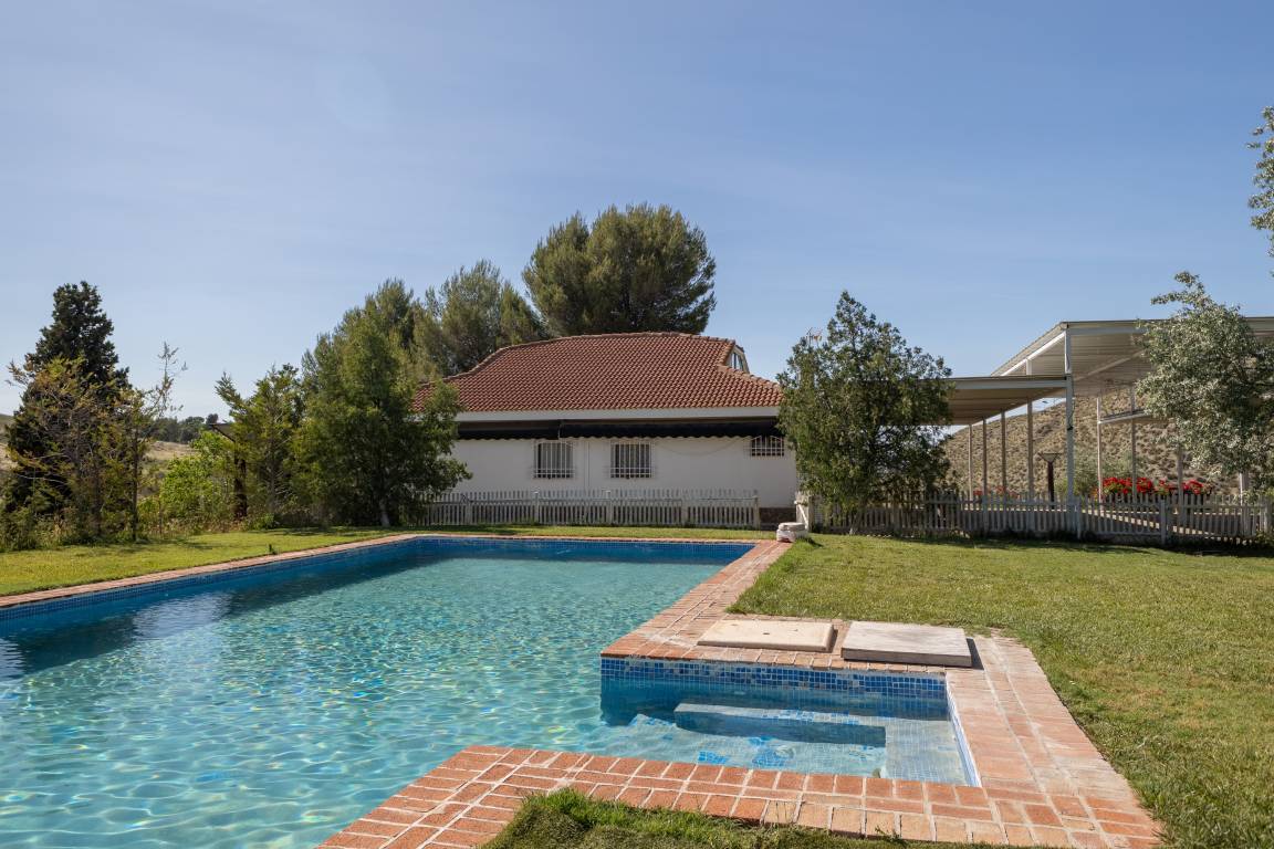 180 M² Casa ∙ 5 Habitaciones ∙ 15 Huéspedes - Aranjuez