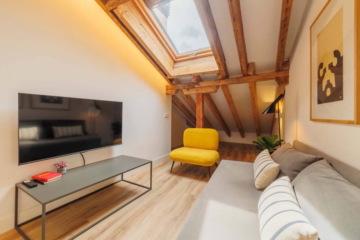 85 M² Apartamento ∙ 2 Quartos ∙ 4 Hóspedes - Madrid