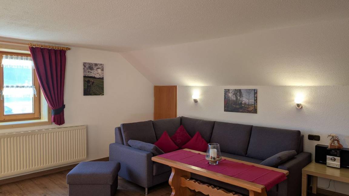 61 M² Ferienwohnung ∙ 1 Schlafzimmer ∙ 4 Gäste - Bolsterlang