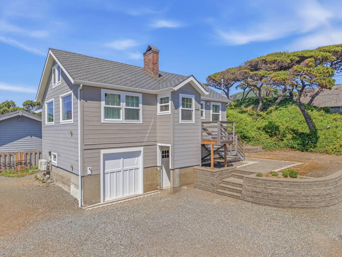 74 M² House ∙ 2 Bedrooms ∙ 4 Guests - Manzanita, OR