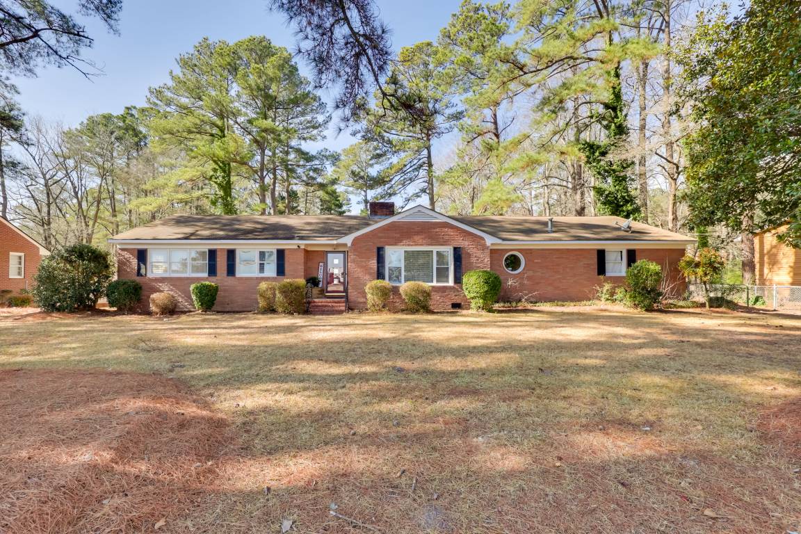 174 M² House ∙ 3 Bedrooms ∙ 10 Guests - Greenville, NC