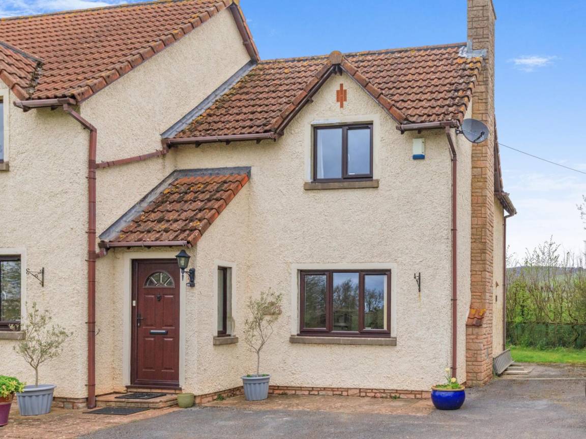 Cottage ∙ 2 Bedrooms ∙ 3 Guests - Taunton