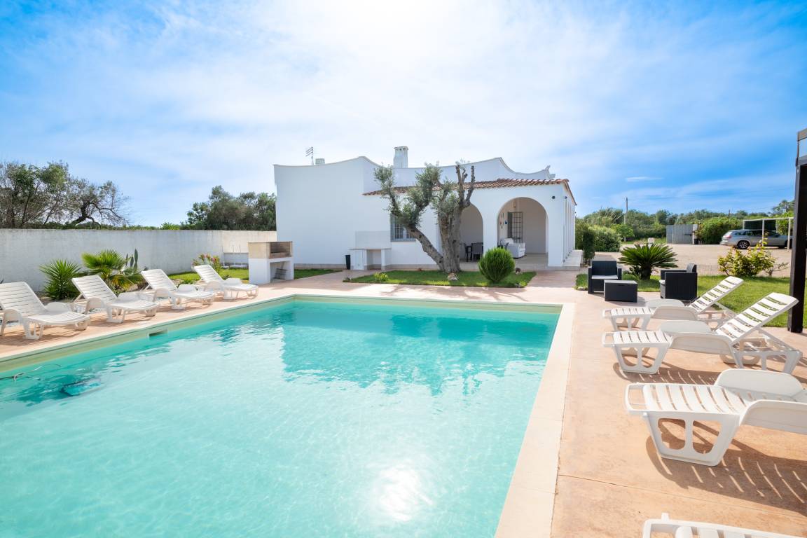 180 M² Villa ∙ 4 Bedrooms ∙ 10 Guests - Carovigno