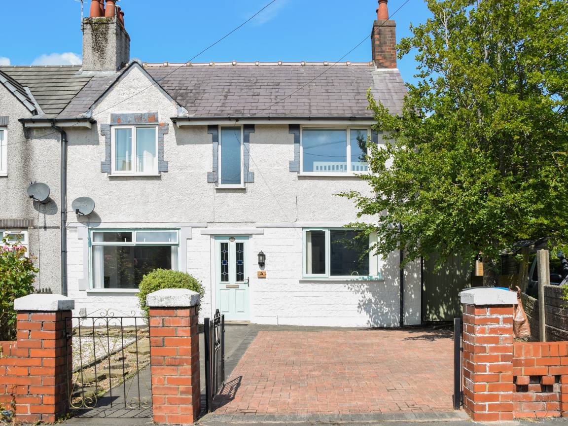 Cottage ∙ 3 Bedrooms ∙ 6 Guests - Blackpool