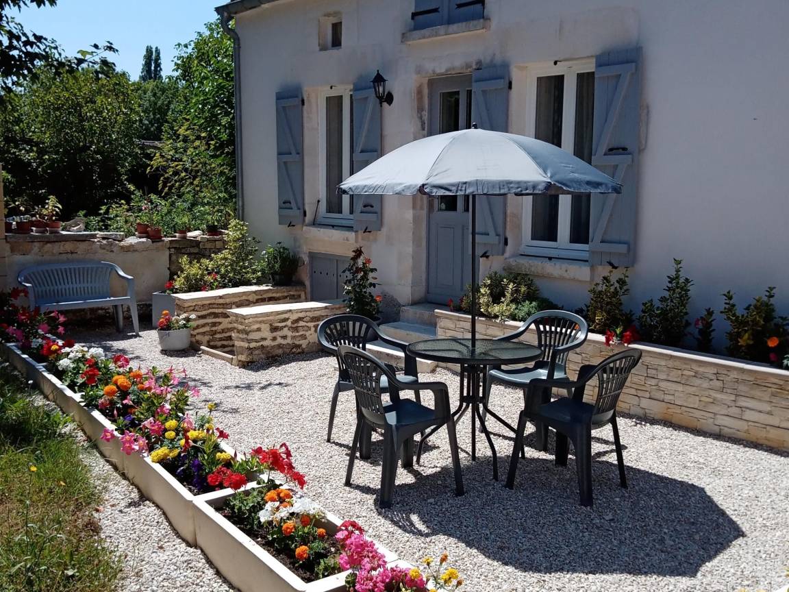 72 M² Cottage ∙ 2 Chambres ∙ 4 Personnes - Tonnerre