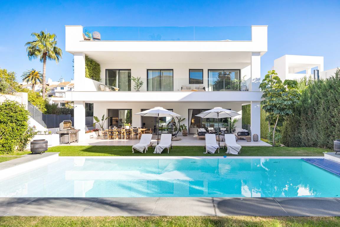 601 M² Villa ∙ 5 Bedrooms ∙ 10 Guests - Puerto Banús