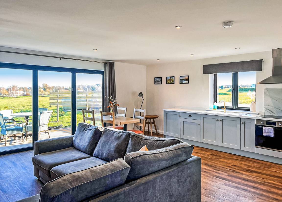 Chalet ∙ 2 Bedrooms ∙ 4 Guests - Norfolk