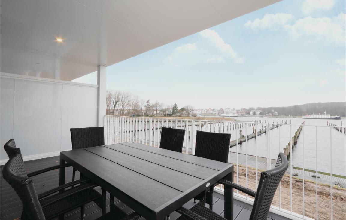 82 M² Apartment ∙ 2 Bedrooms ∙ 4 Guests - Lübeck