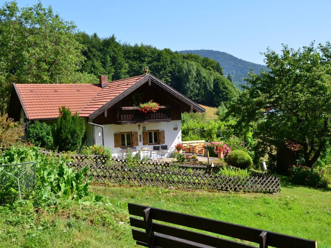 115 M² Ferienhaus ∙ 2 Schlafzimmer ∙ 5 Gäste - Deggendorf