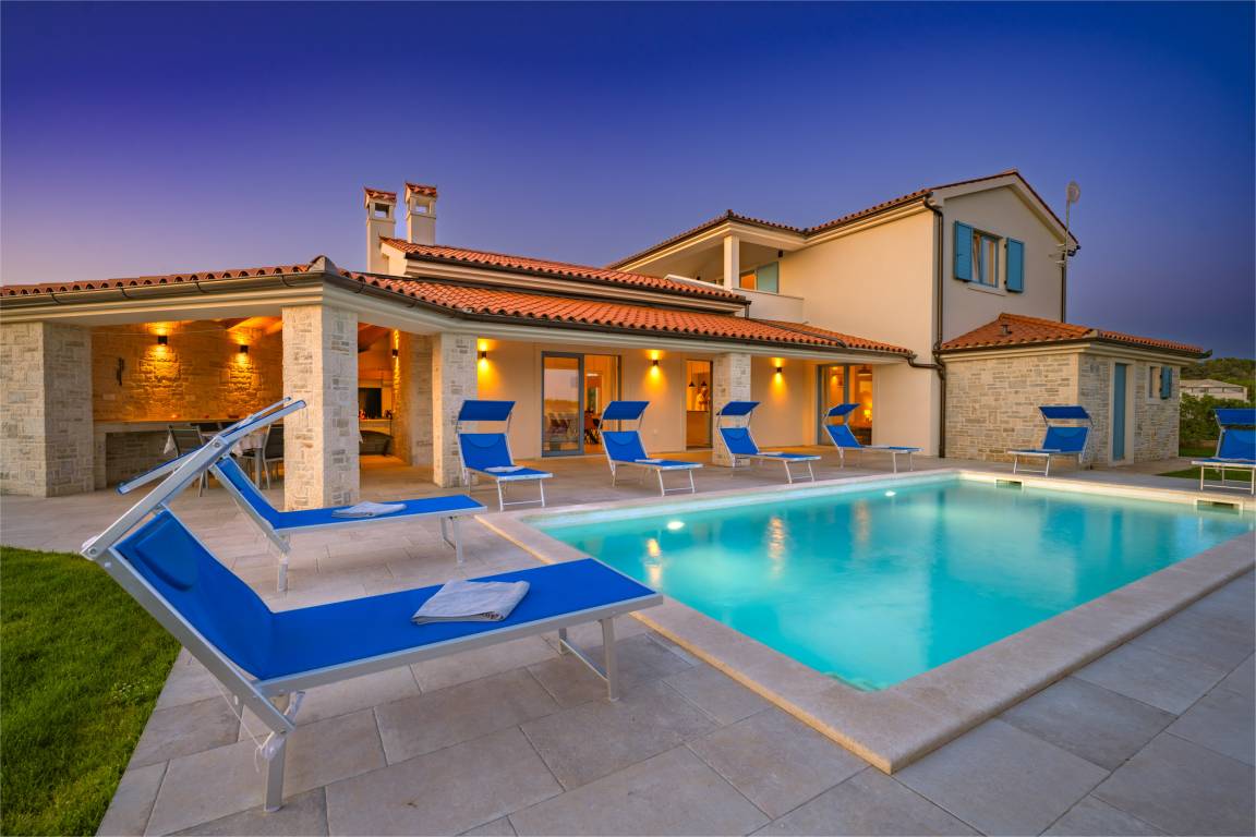 191 M² Villa ∙ 4 Slaapkamers ∙ 8 Gasten - Fažana