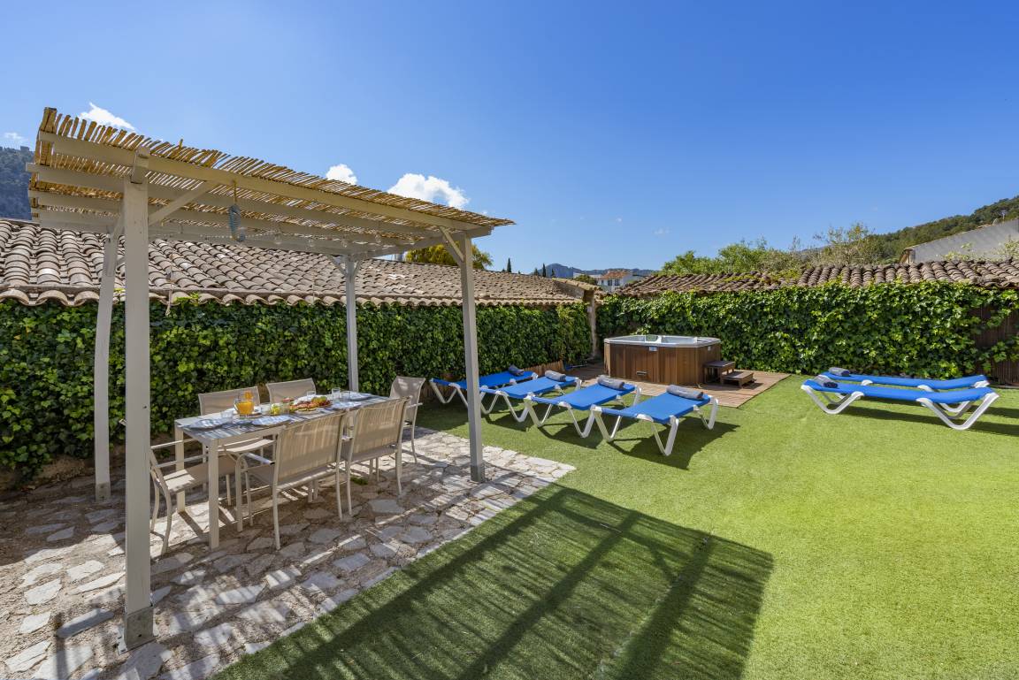 345 M² Villa ∙ 3 Bedrooms ∙ 6 Guests - Mayorka