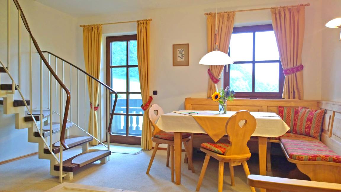 56 M² Ferienwohnung ∙ 2 Schlafzimmer ∙ 5 Gäste - Bernau am Chiemsee