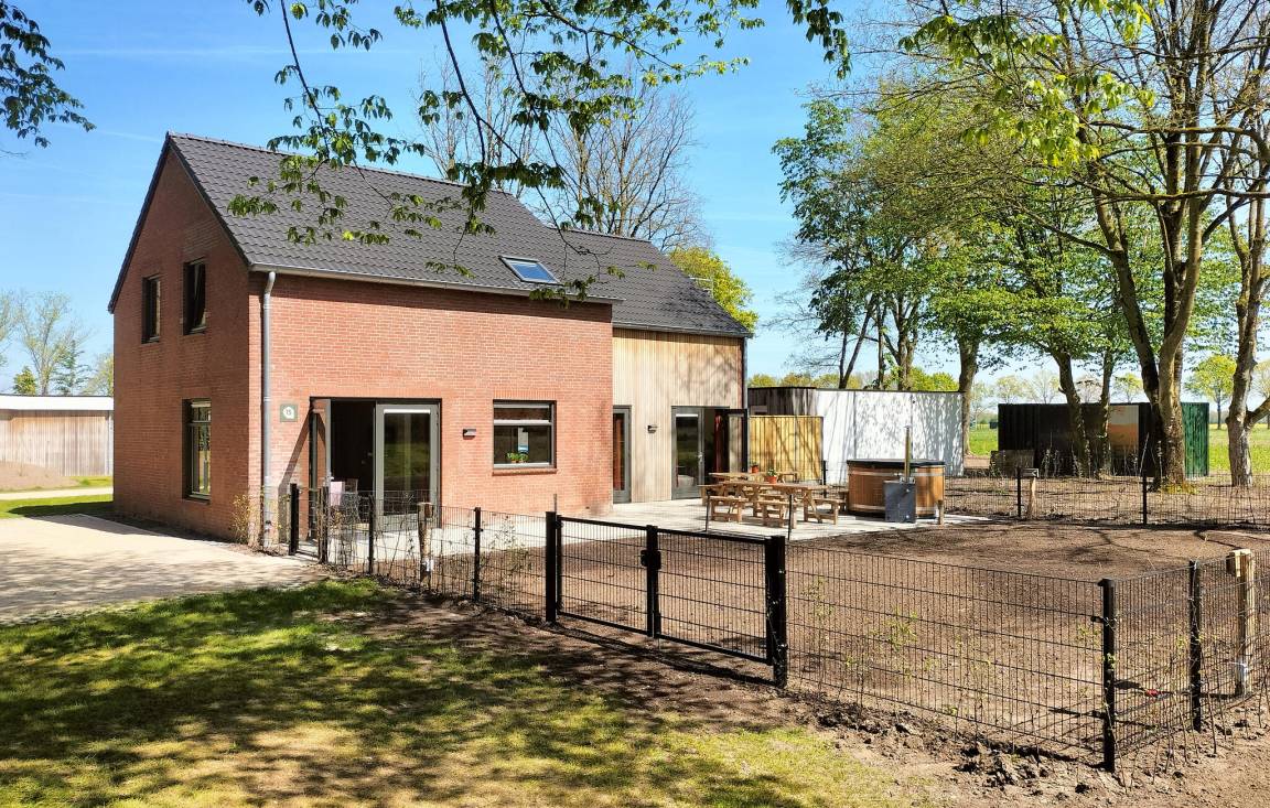 210 M² House ∙ 5 Bedrooms ∙ 14 Guests - Groesbeek
