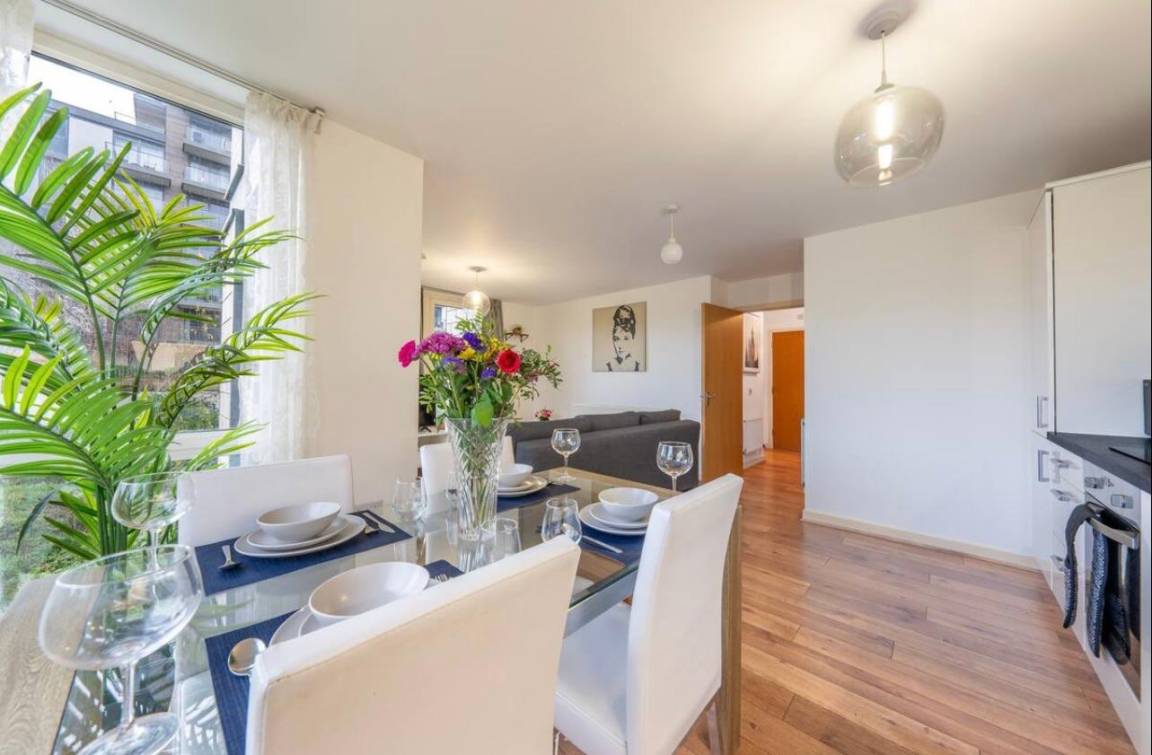 80 M² Apartment ∙ 2 Bedrooms ∙ 6 Guests - Hayes