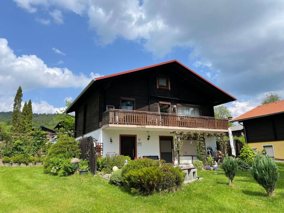 75 M² Ferienhaus ∙ 2 Schlafzimmer ∙ 4 Gäste - Viechtach