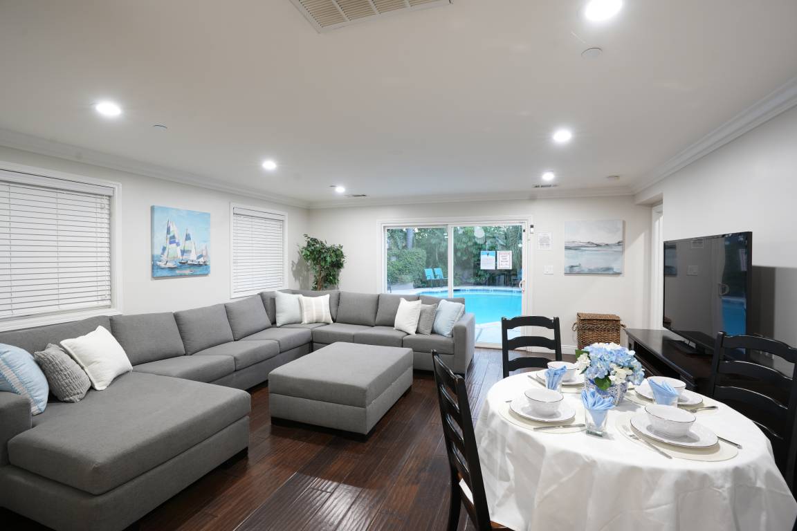 204 M² House ∙ 5 Bedrooms ∙ 13 Guests - Huntington Beach, CA